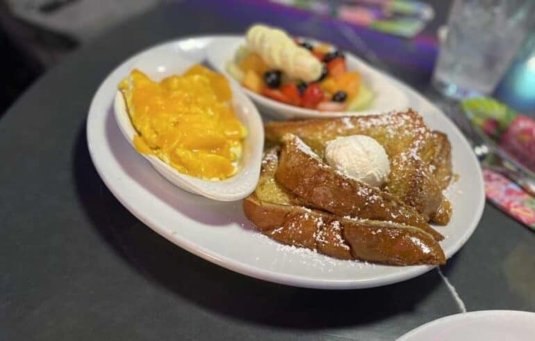 Peppermill Las Vegas Restaurant: 5 Reasons We Love This Place - Go To ...