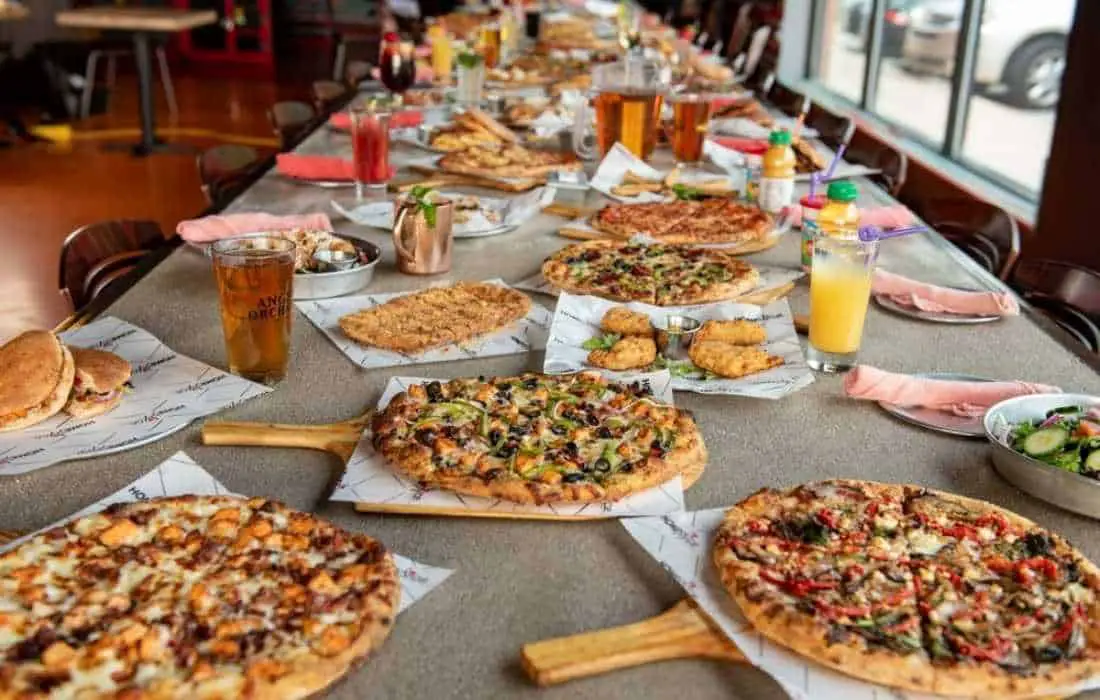 10 MIND-BLOWING Pizza Spots in Baltimore - (With CHEESY Photos)