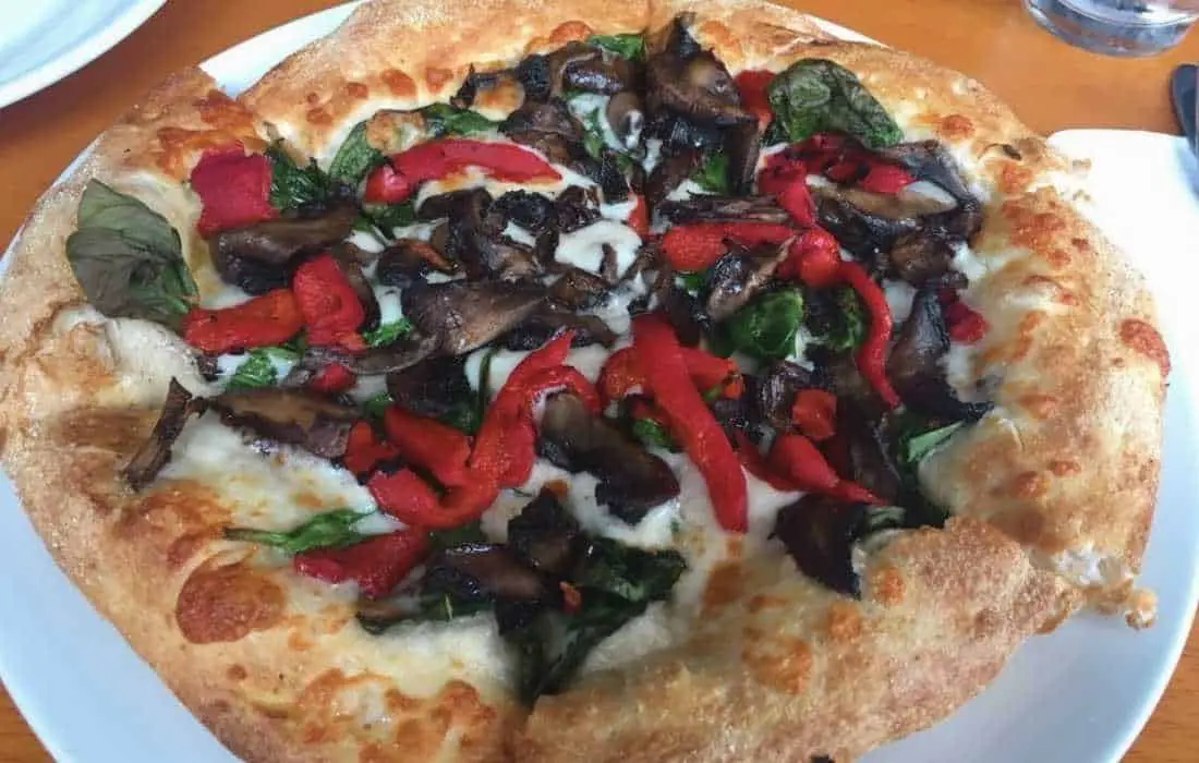 10 MIND-BLOWING Pizza Spots in Baltimore - (With CHEESY Photos)