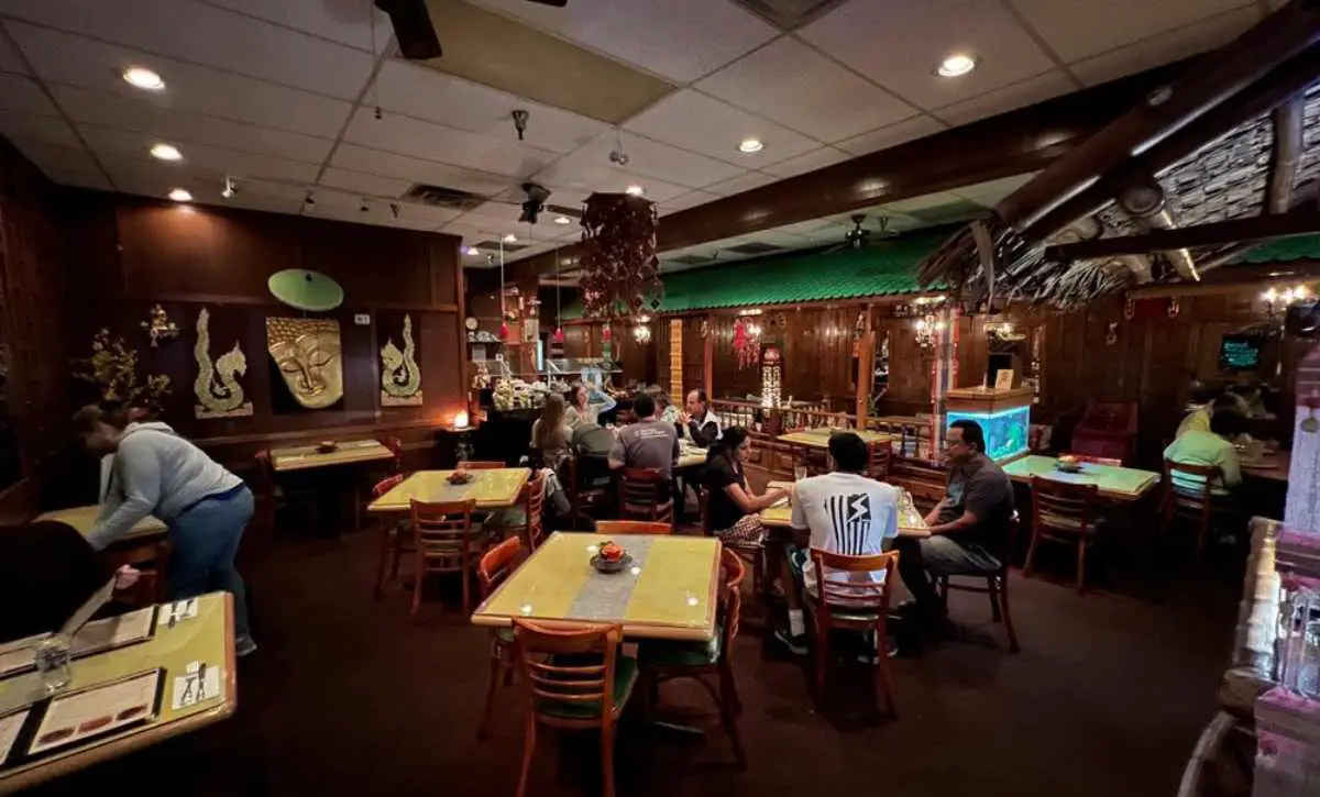 3 Fun Hole in the Wall Restaurants in Boca Raton, Florida