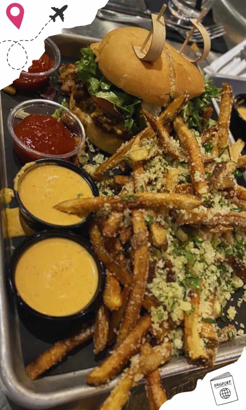 4 of The BEST Cheeseburger Restaurants in Tennessee