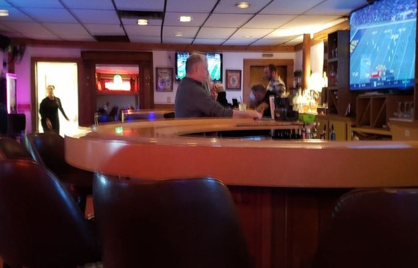 Why Locals Obsess Over This Steak Hideout in West Allis, Wisconsin - Go ...