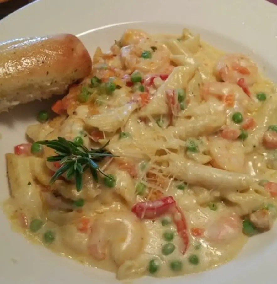 How This One Spot Keeps Diners Hooked Tight in Flint, Michigan - Go To ...