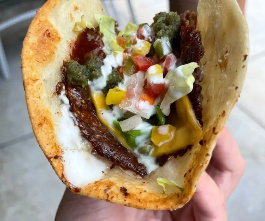 How This Mom-And-Pop Became The Most Beloved Smash Burger Destination ...