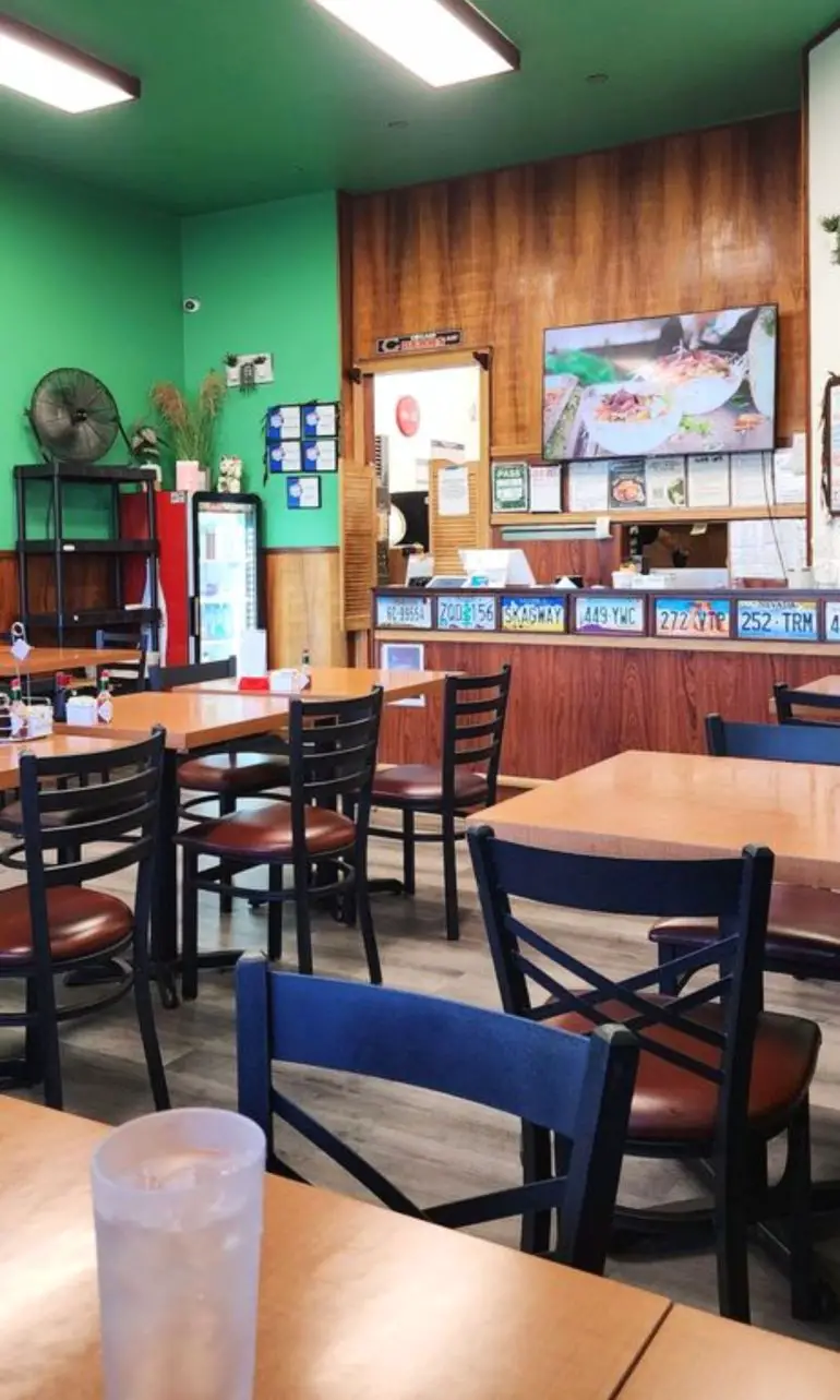 Honolulu, HI Locals Say This Family Cafe Ruined Every Other Breakfast ...