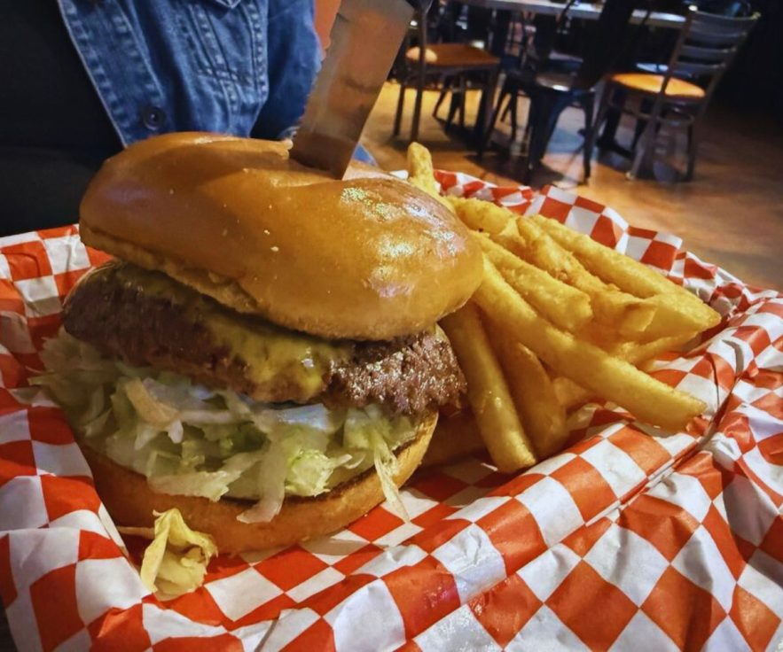 The Glendale Burger So Juicy Locals REFUSE To Shut Up About It - Go To ...