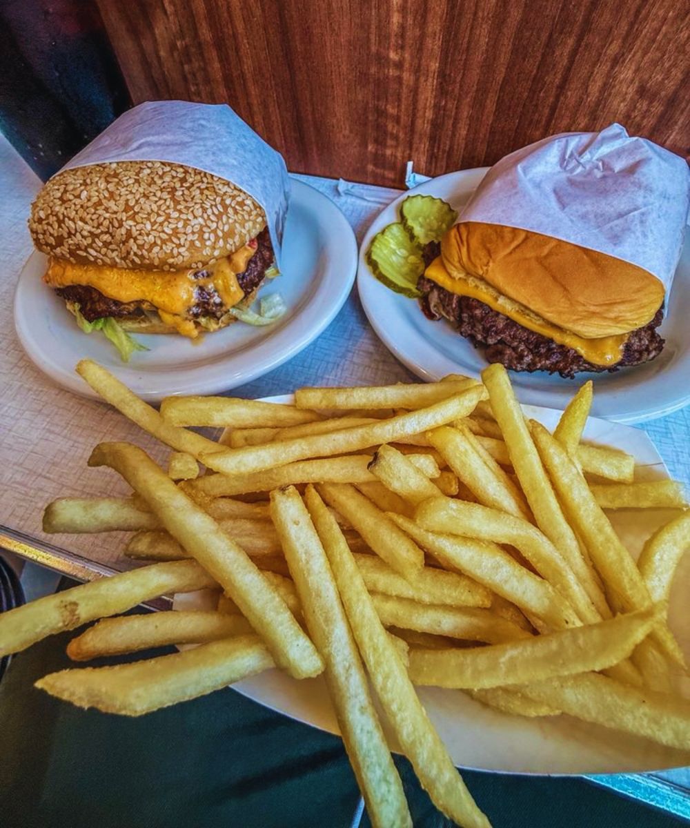 Why Burger Lovers Are OBSESSED With This Hidden Gem in New York, NY ...
