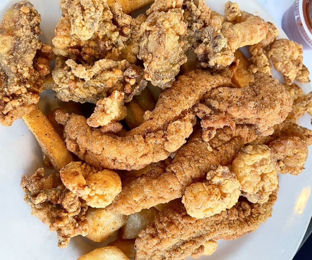 Why Locals Go GAGA Over This Legendary Seafood Restaurant in Long Beach ...